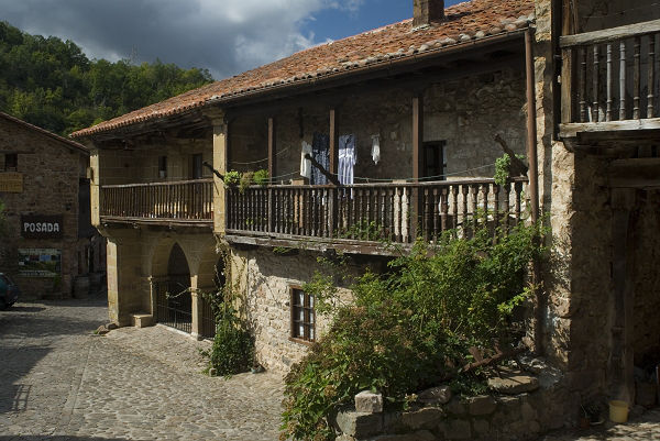 Bárcena Mayor "Pueblo Bonito de España" | Visita autoguiada